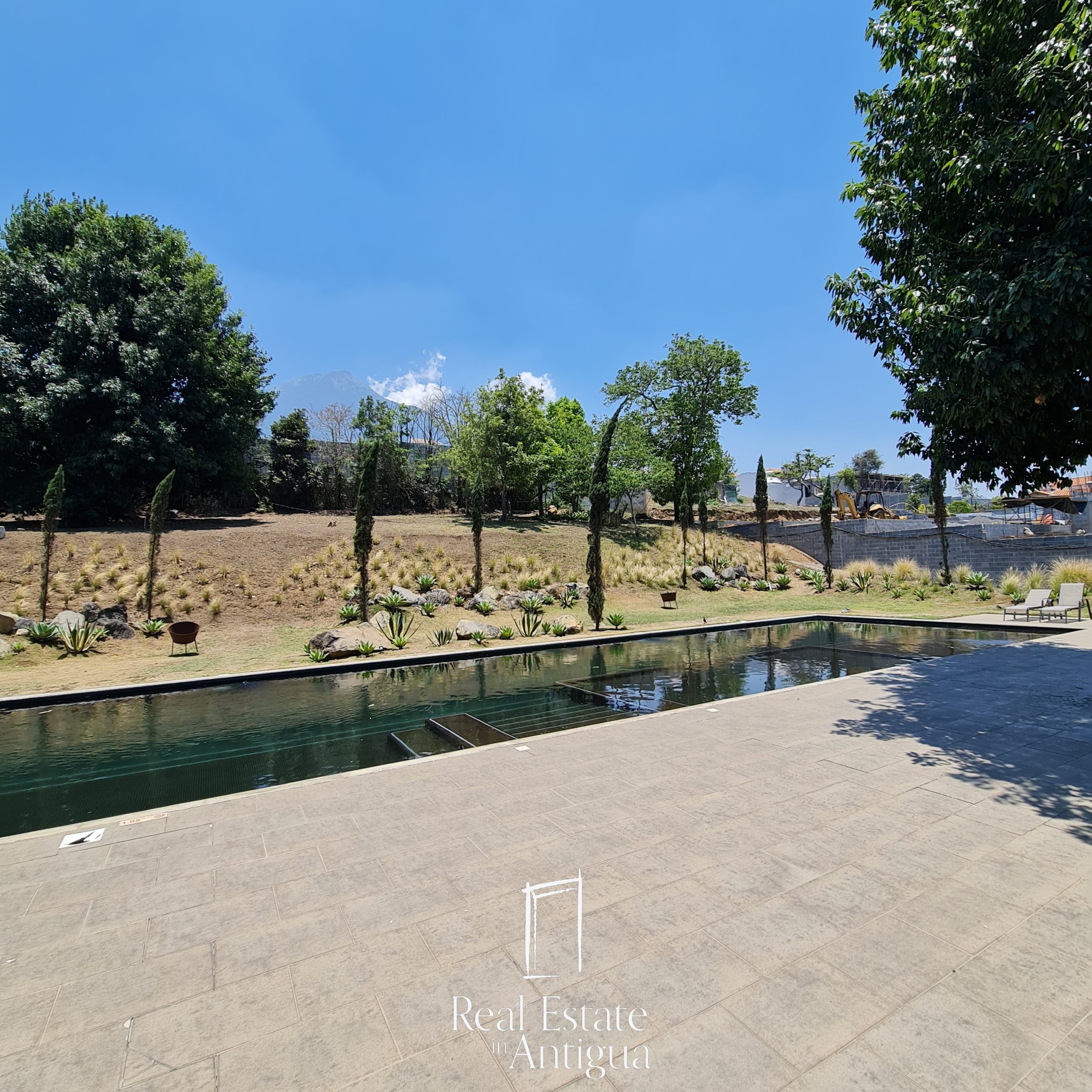Spacious Corner Plot: Nature and Privacy for Your Ideal Project – Real ...